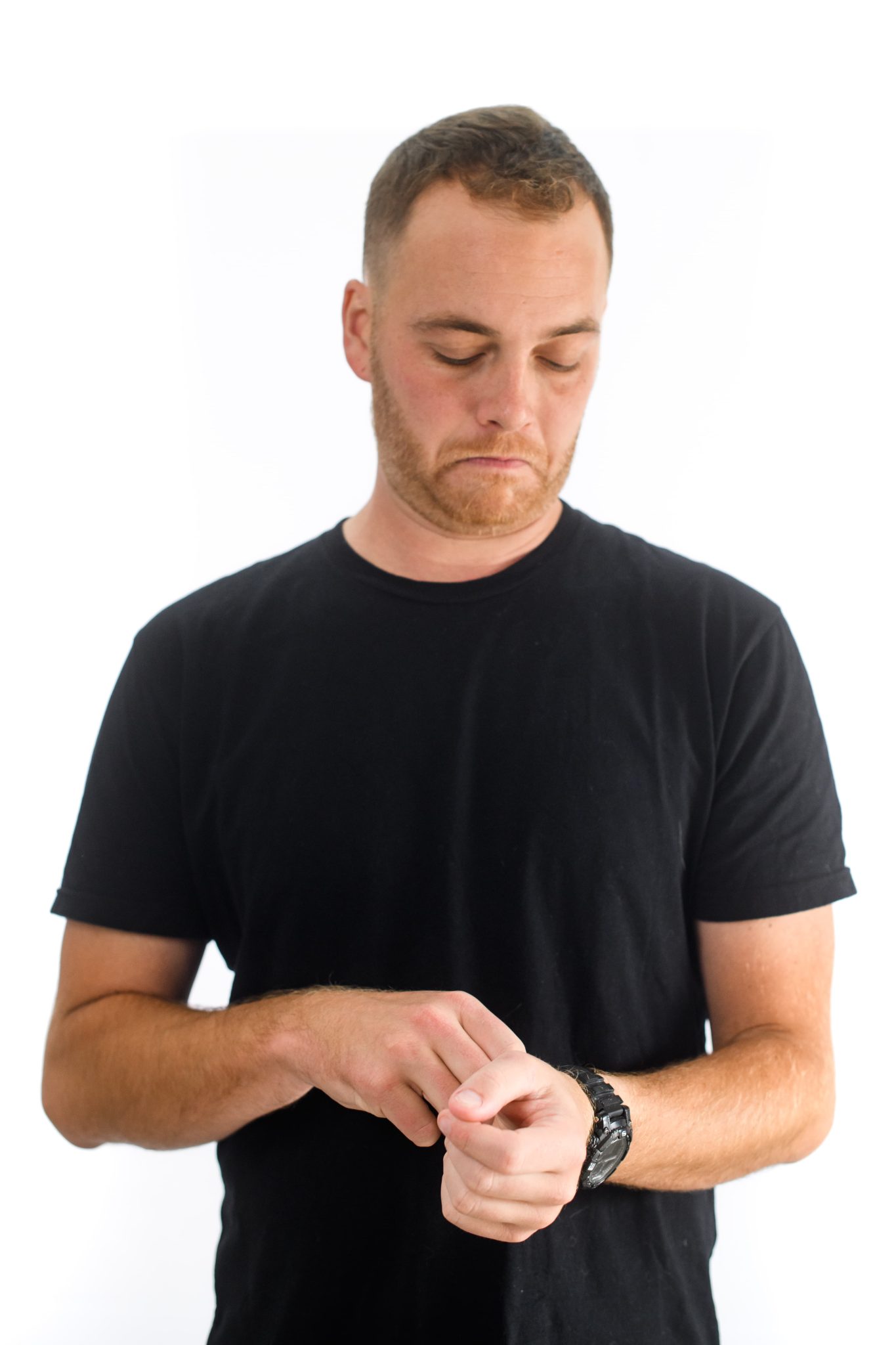 How to Read People’s Eye Direction and Behavior With 34 Cues