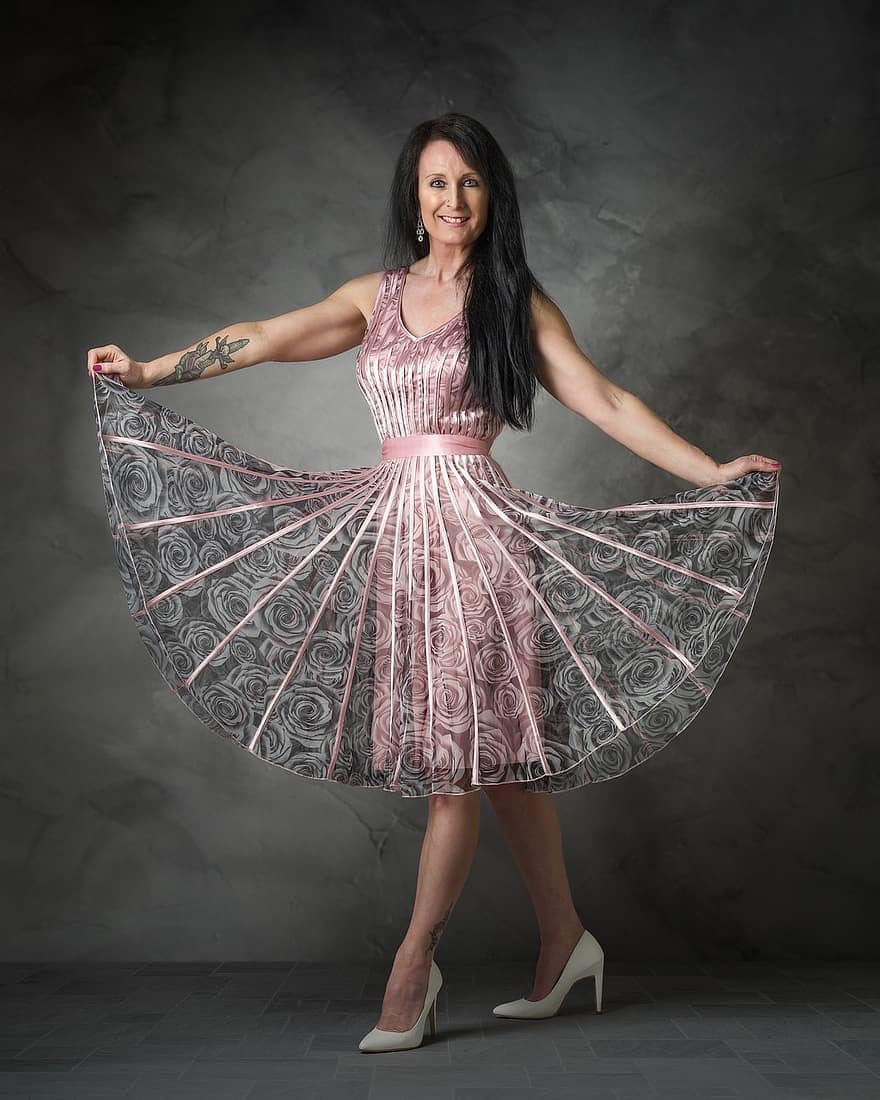 How to Get Someone to Open Up Using 20 Body Language Cues