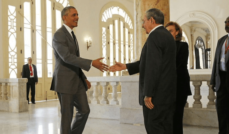 22 Secret Tips to Master The Proper Handshake | Science of People