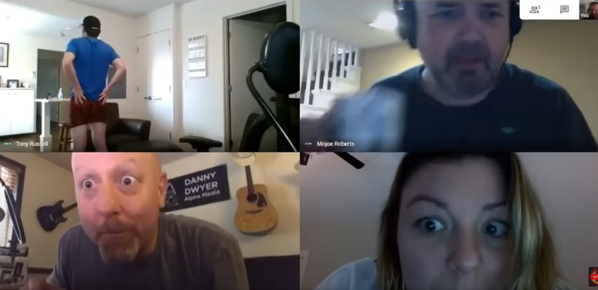 How to Dress For A Zoom Interview (Avoid These Mistakes!)